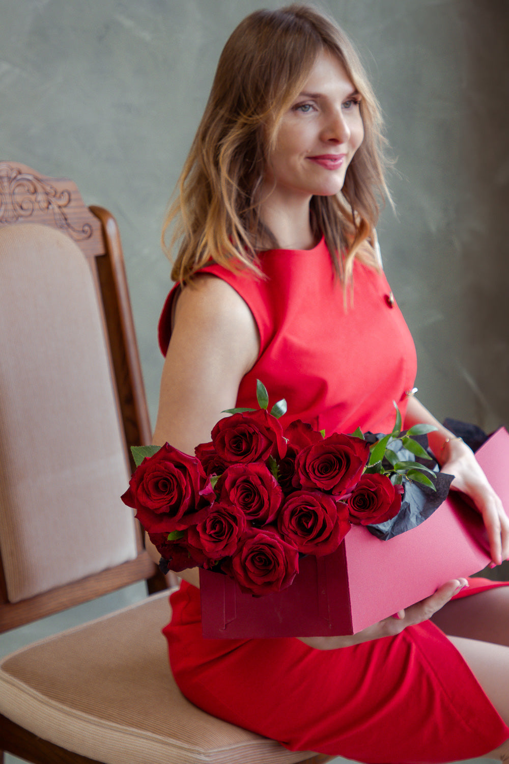 Classic Red Roses Gift Box - Stunning Ecuadorian Roses | Ottawa Florist