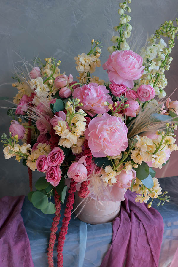 Dreamy Delight Flower Box – Nectar Flowers Ottawa